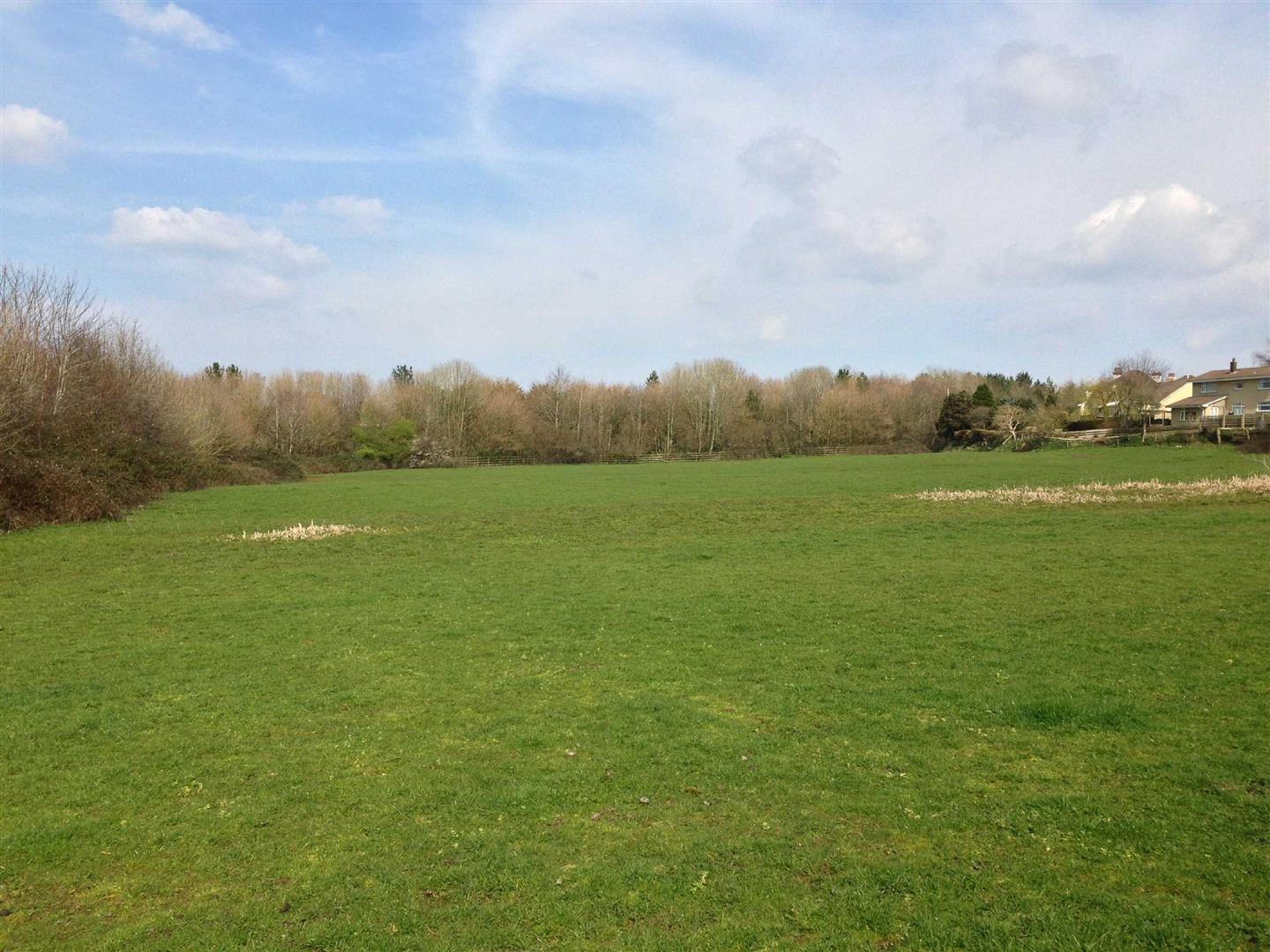 LOCATED CLOSE TO THE EDGE OF BARNSTAPLE AND THE NORTH DEVON LINK ROAD ...