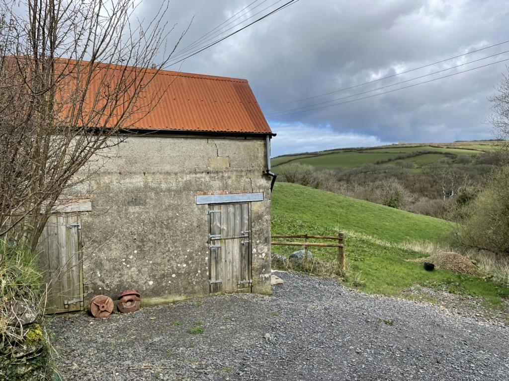 SITUATED IN THE HEART OF THE EXMOOR NATIONAL PARK JUST OFF A QUIET ...